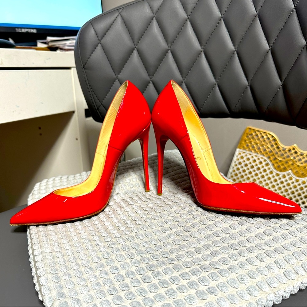 Christian Louboutin So Kate Stilleto Heels - Gem